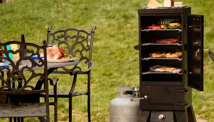 9 Best Propane Smokers for 2022 – Best Smoker Guide